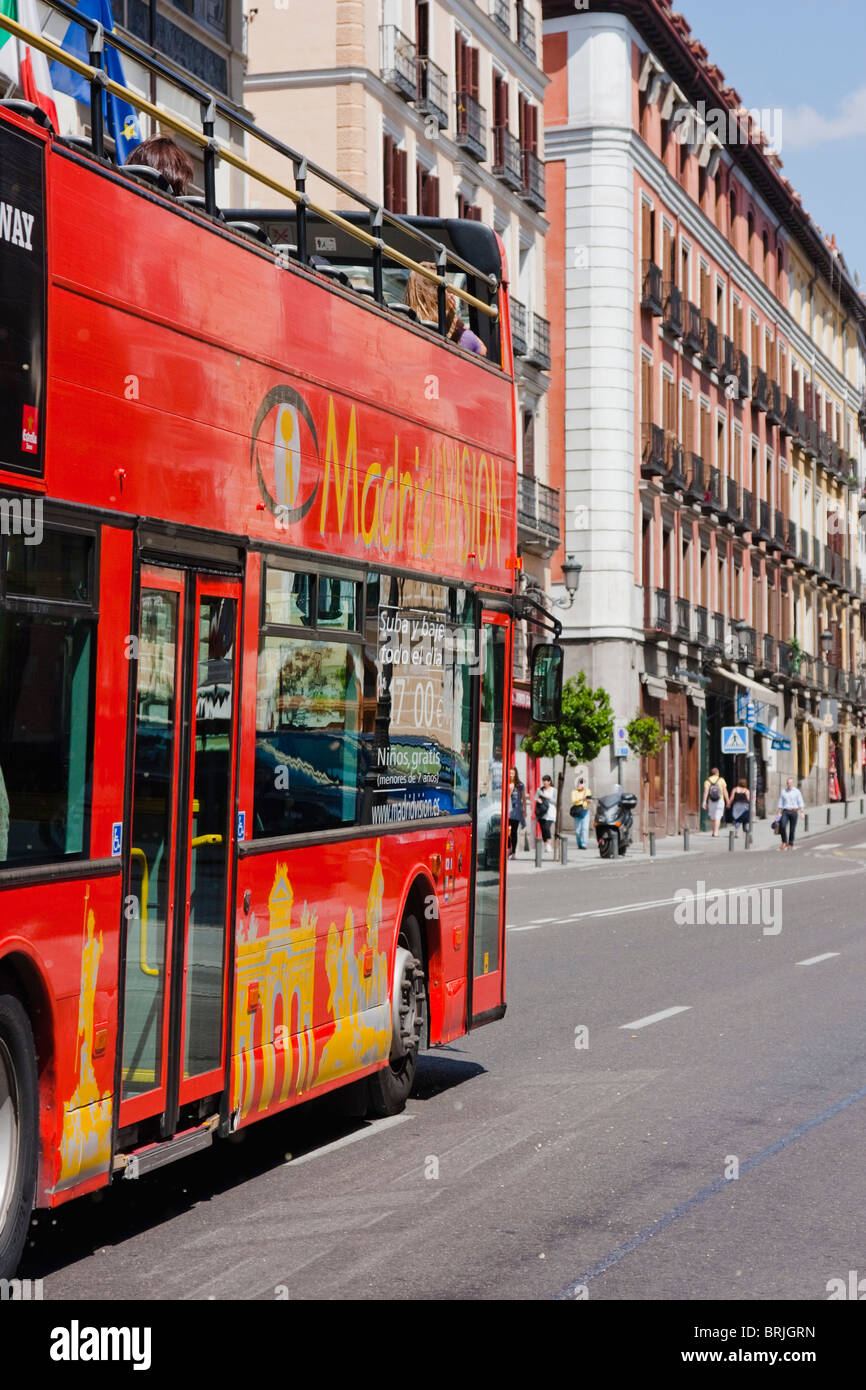 Madrid tour bus hi-res stock photography and images - Alamy
