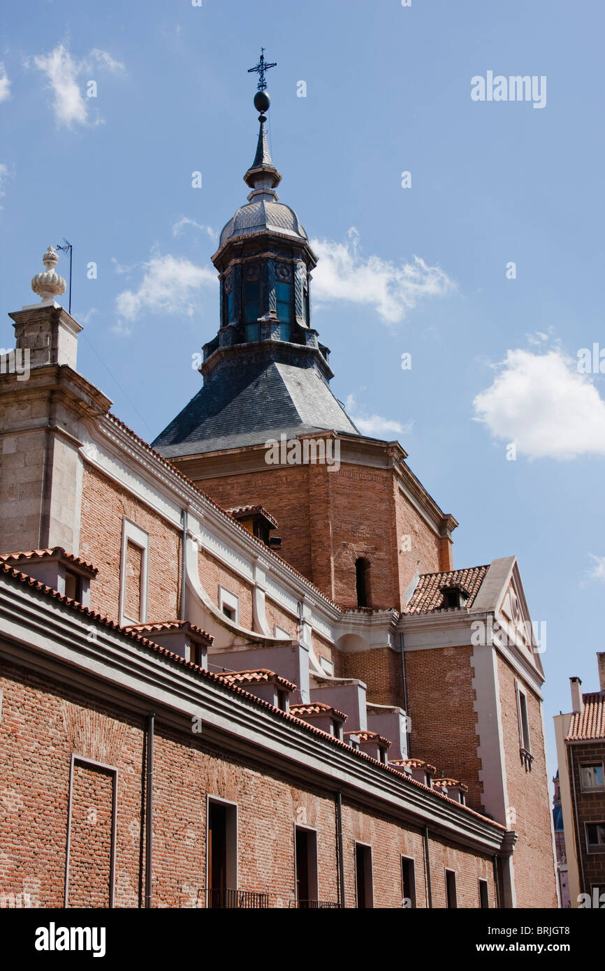 Madrid buildings hi-res stock photography and images - Alamy