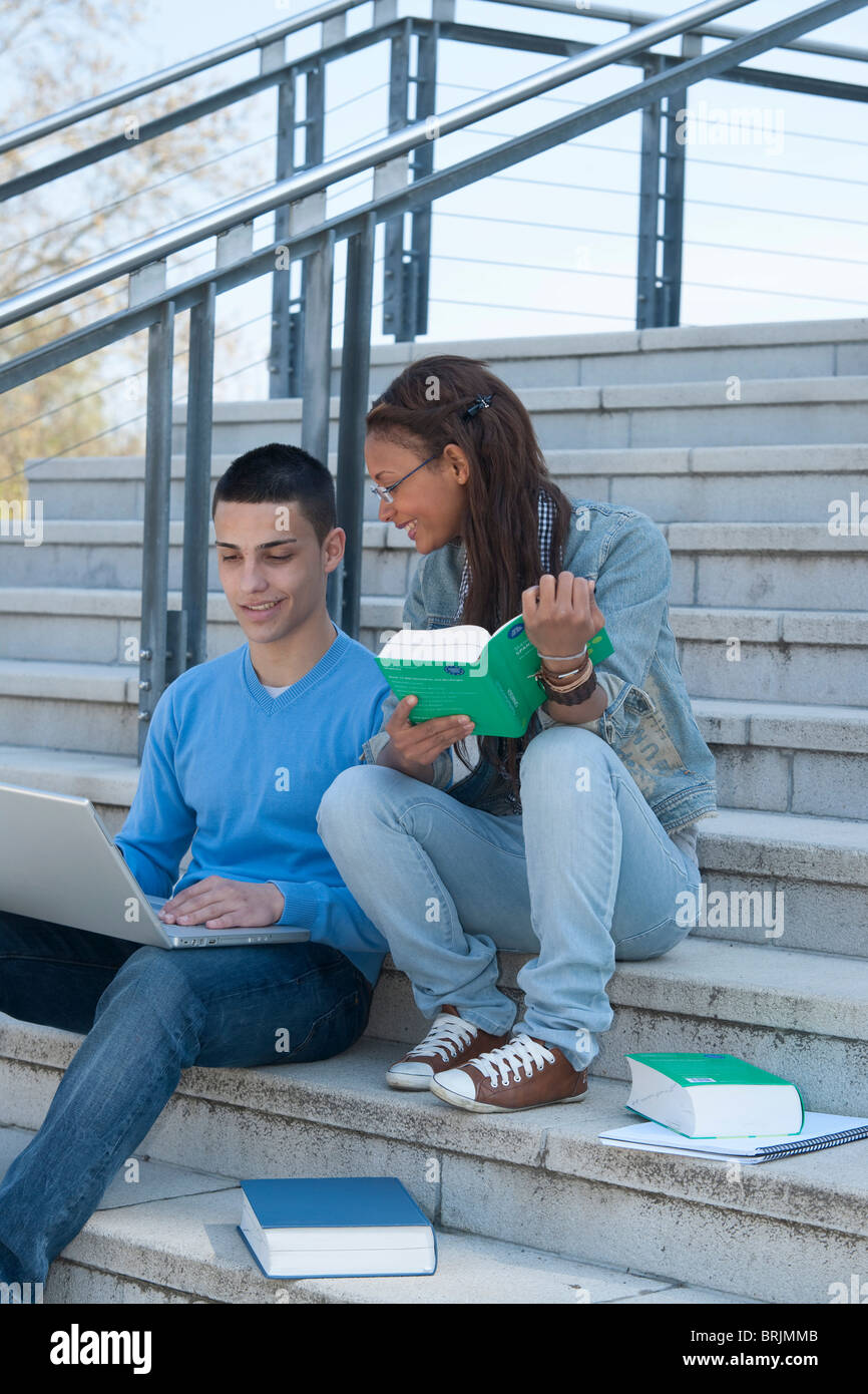 Computer Couple Step High Resolution Stock Photography and Images - Alamy