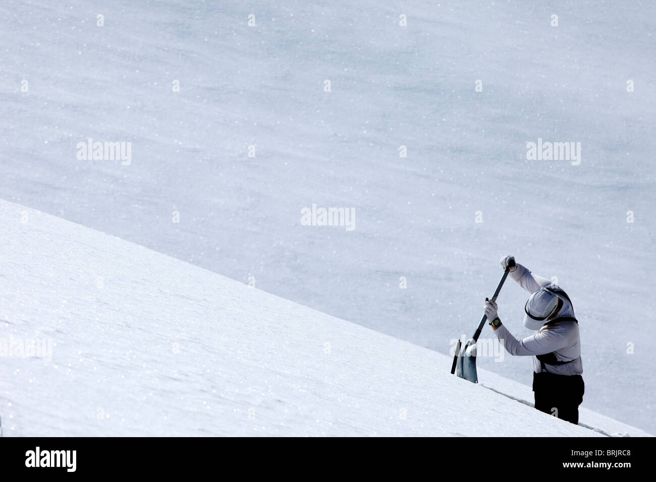 Man is digging a pit hi-res stock photography and images - Alamy