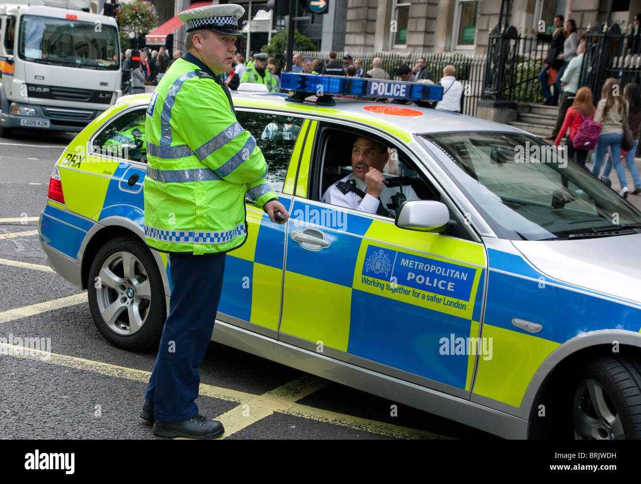 Female cop uk hi-res stock photography and images - Alamy