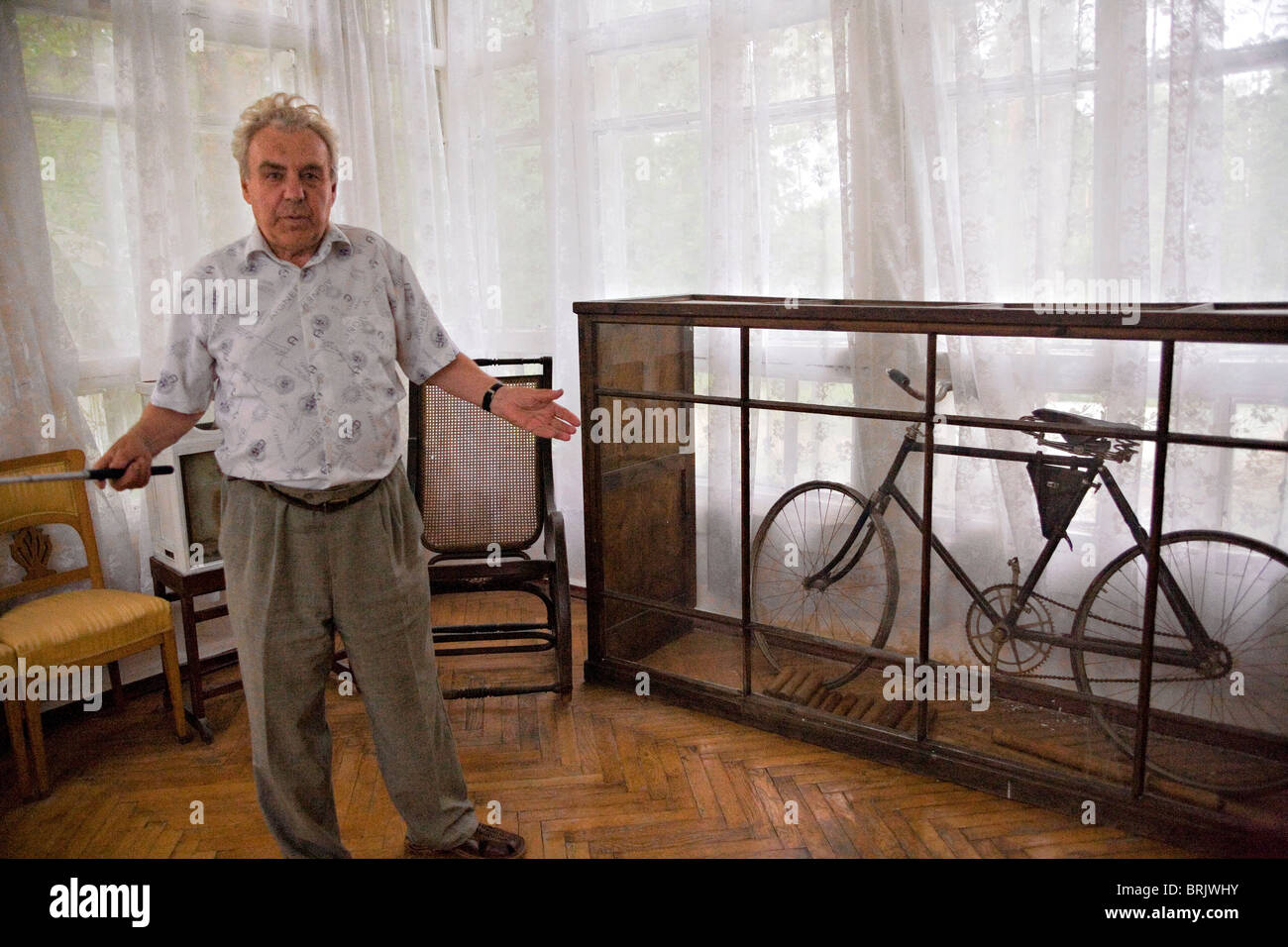 Guide showing Pavlov's bicycle at his Experimental laboratory at ...