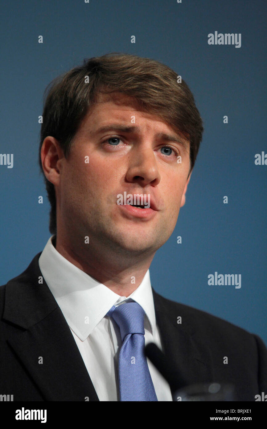 Conservative mp chris skidmore hi-res stock photography and images - Alamy