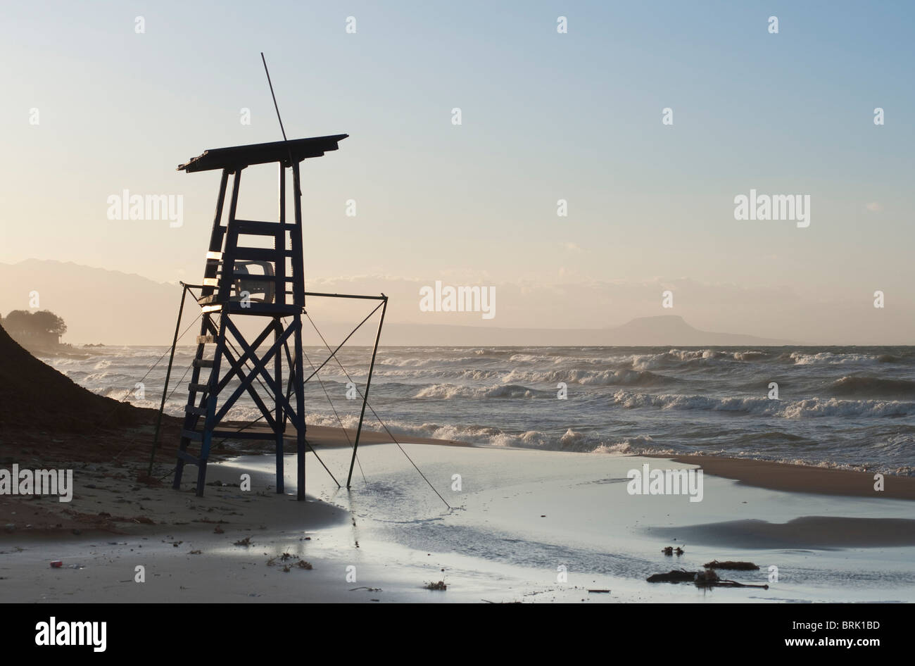 Lifeguard lookout tower hi-res stock photography and images - Alamy