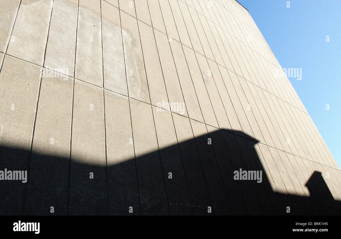 TALL WALL WITH SHADOW Stock Photo - Alamy