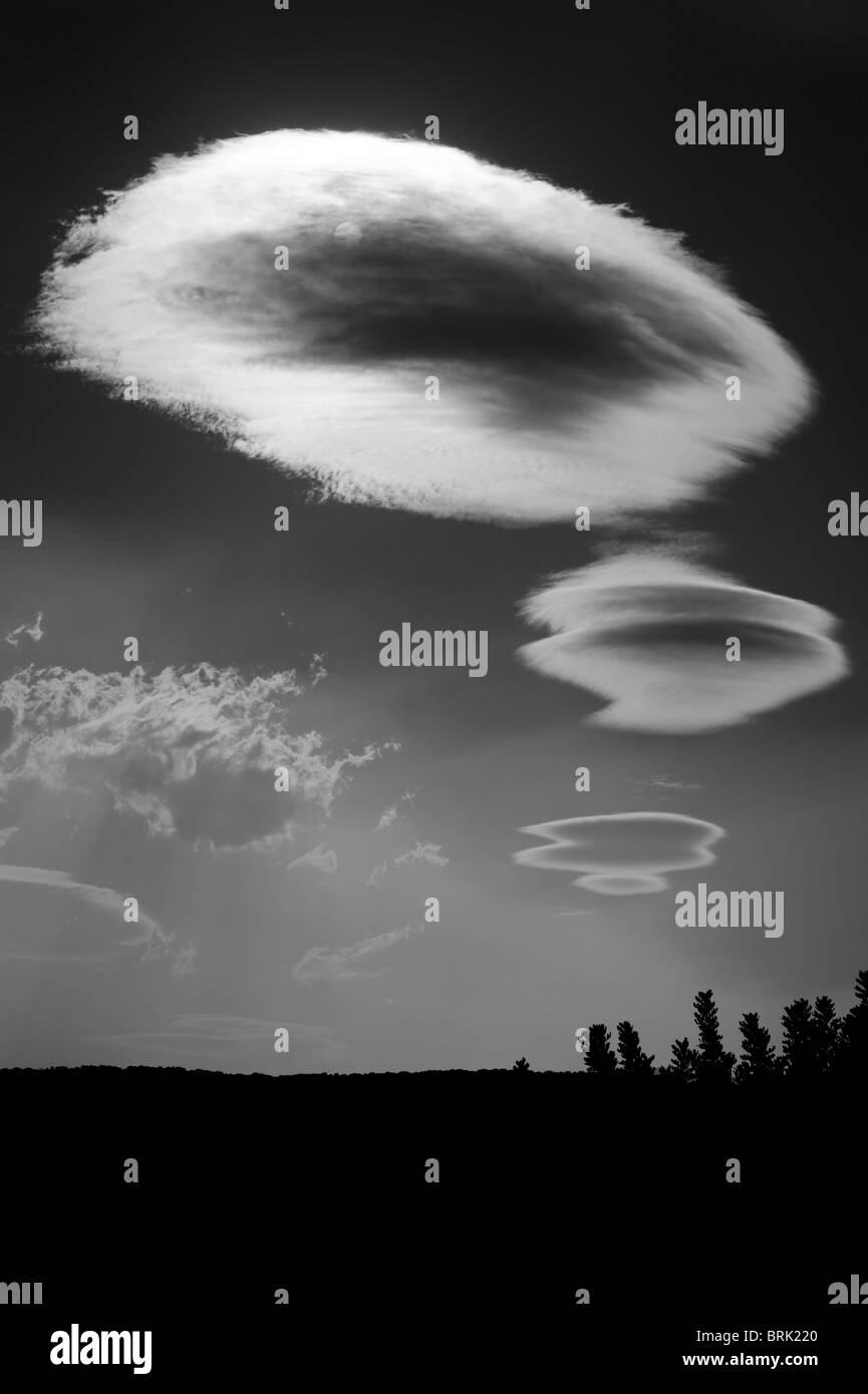 Lenticular cloud formations hi-res stock photography and images - Alamy