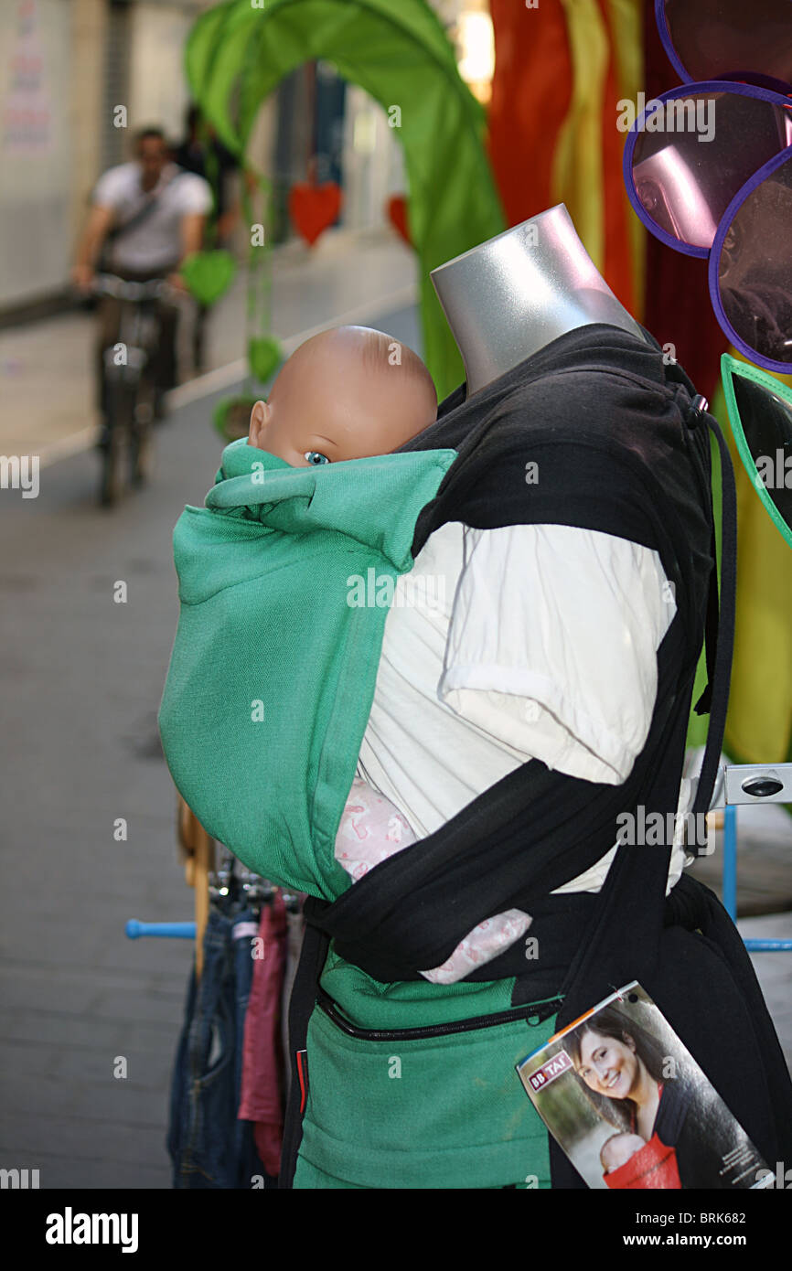 Headless doll hi-res stock photography and images - Alamy