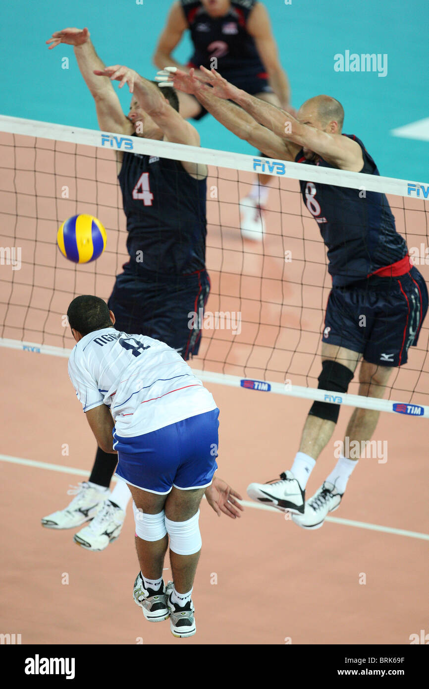David Lee Shirtless Volleyball