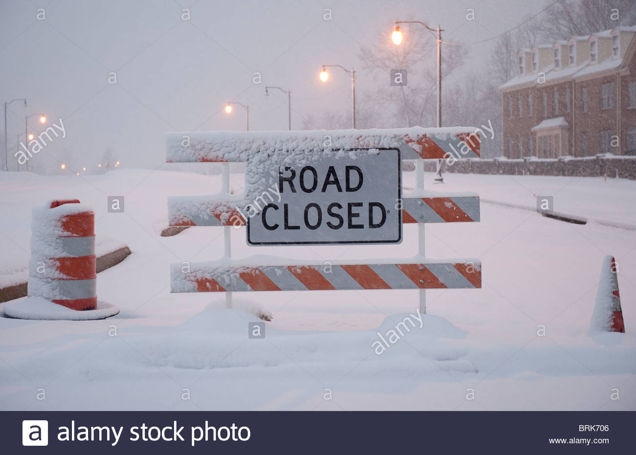 Road Closed Sign Stock Photos & Road Closed Sign Stock Images - Alamy