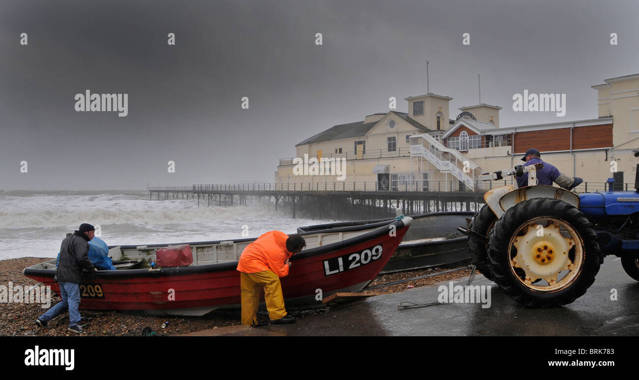 Stormy weather at a seaside town - Bognor Regis Stock Photo - Alamy