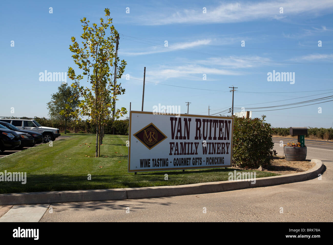 The Van Ruiten Winery tasting room In Lodi California Stock Photo - Alamy
