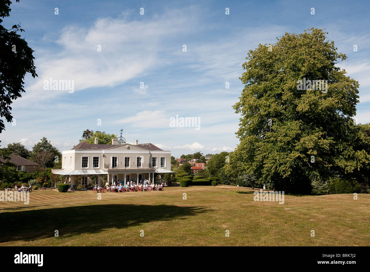 Big house people garden uk hi-res stock photography and images - Alamy