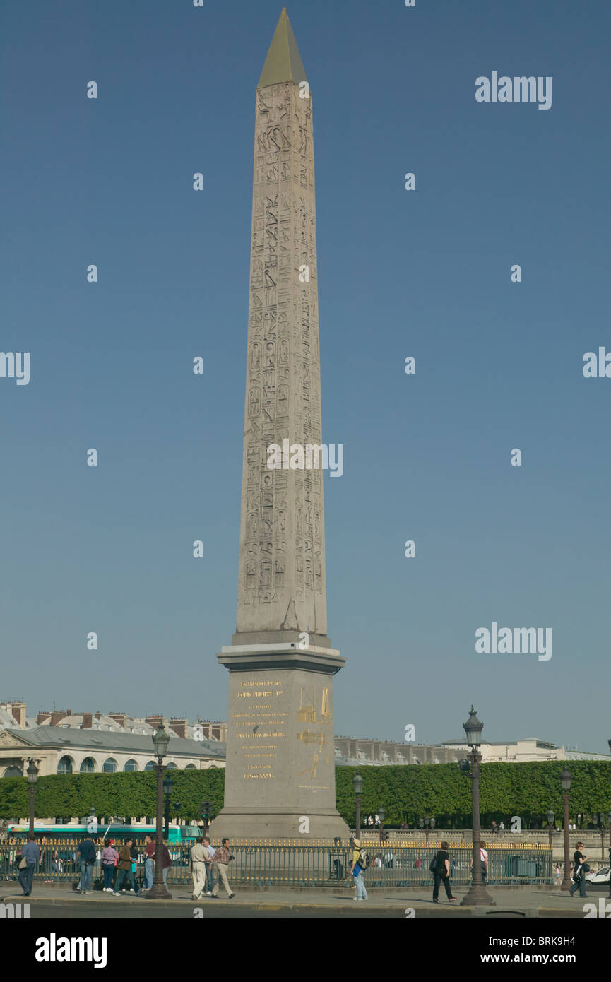 Obelisk of Luxor and tourists in the Place de la Concorde, Paris ...