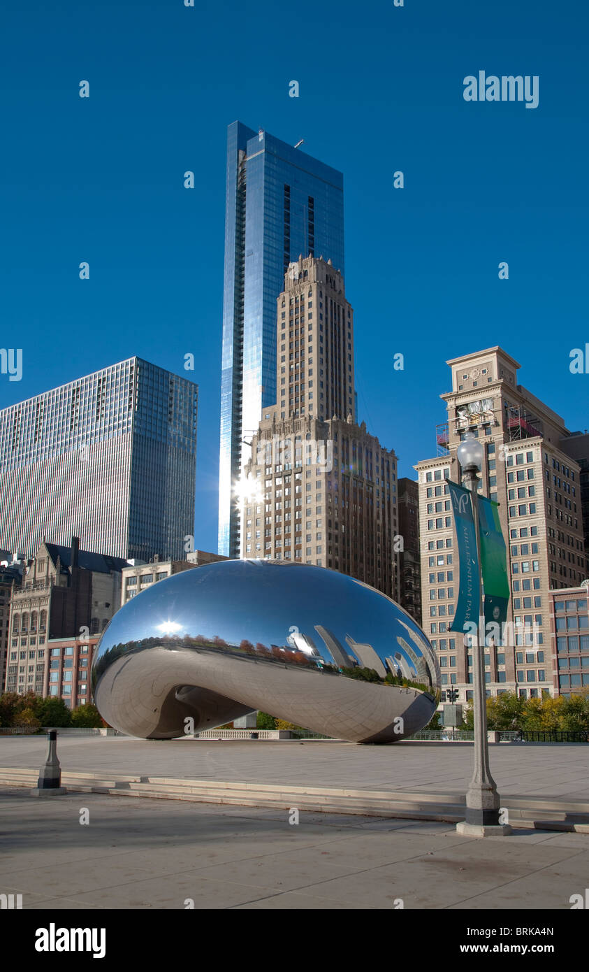 The cloud gate cloudgate or bean sculpture by atrist Anish Kapoor AT&T ...