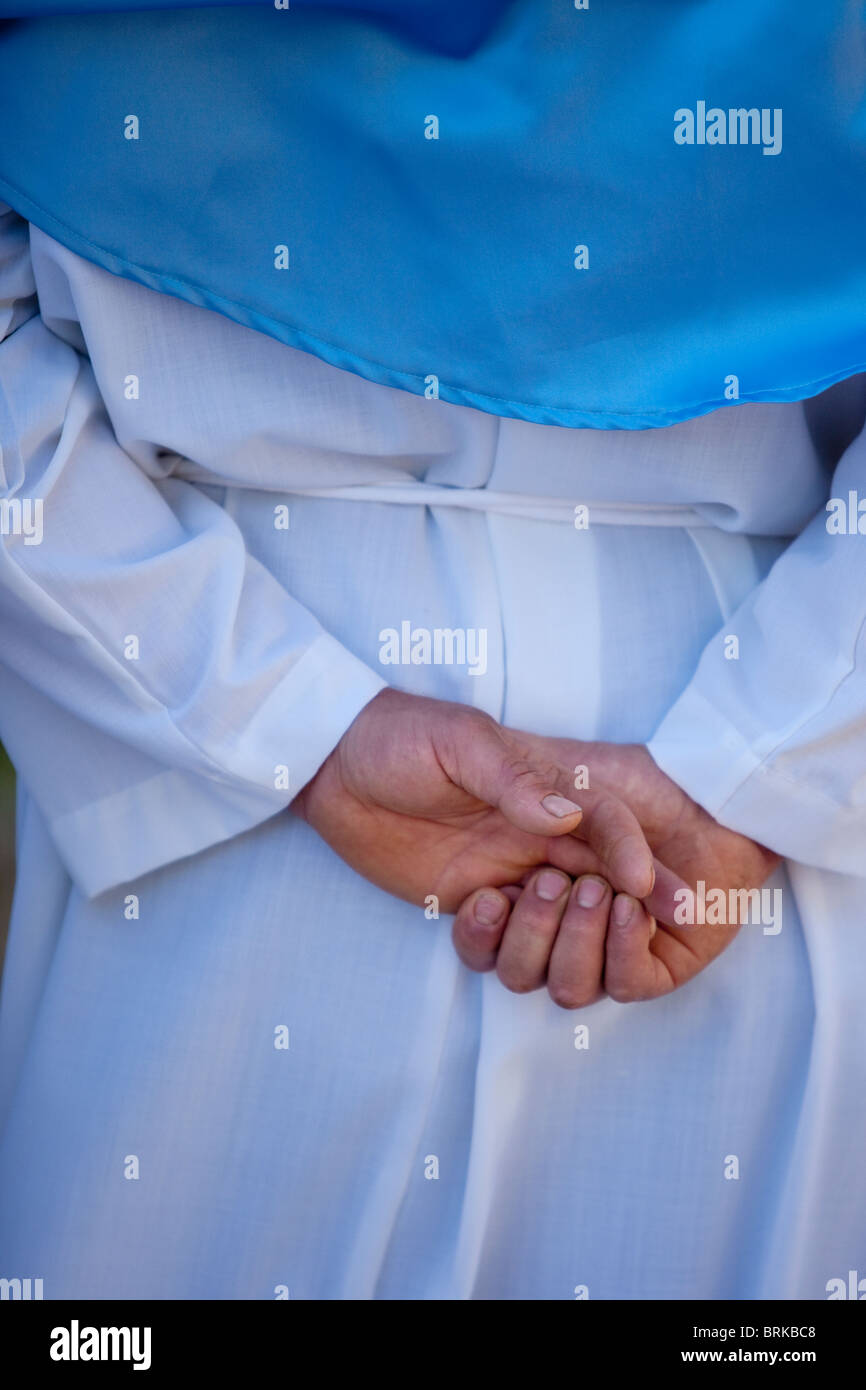 Man in blue robes hi-res stock photography and images - Alamy