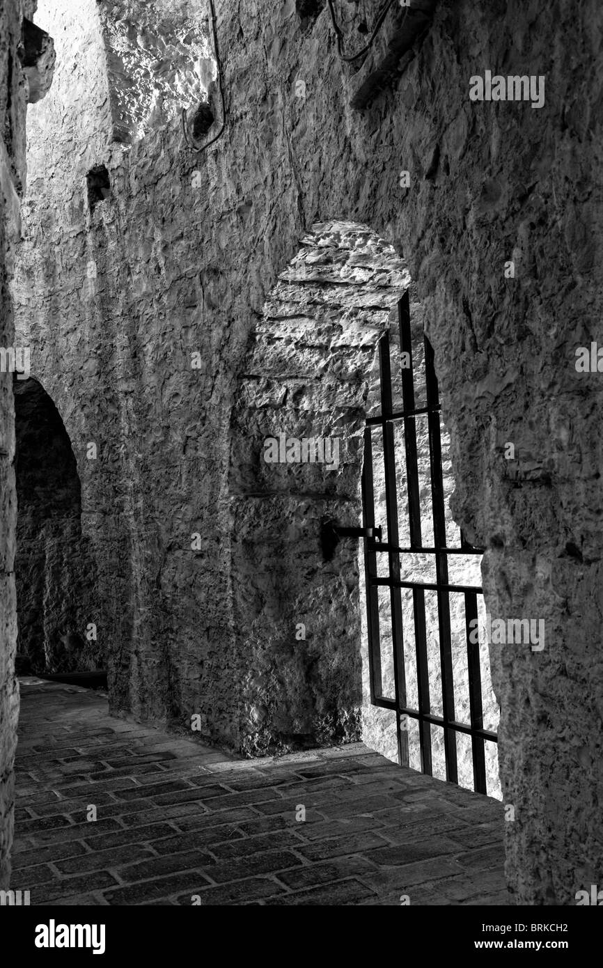 Dungeon hi-res stock photography and images - Alamy