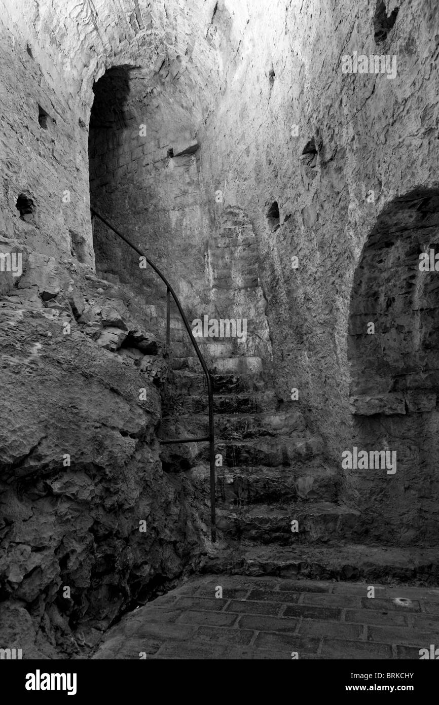 Black dungeon hi-res stock photography and images - Alamy