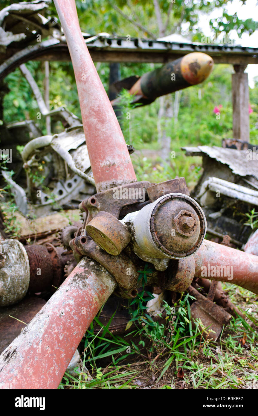 Propeller plane crash hi-res stock photography and images - Alamy