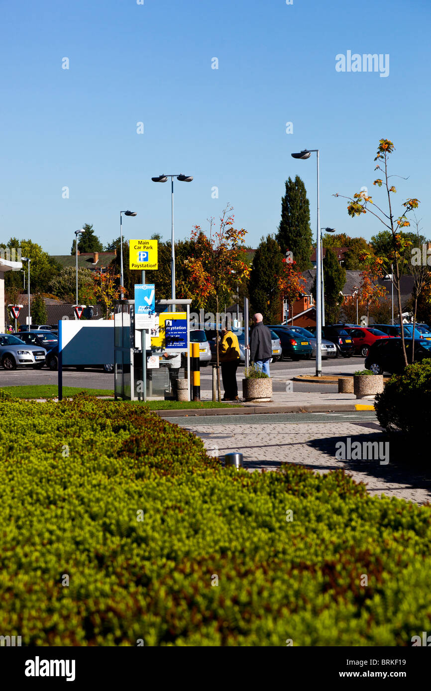 Queuing for car park hi-res stock photography and images - Alamy