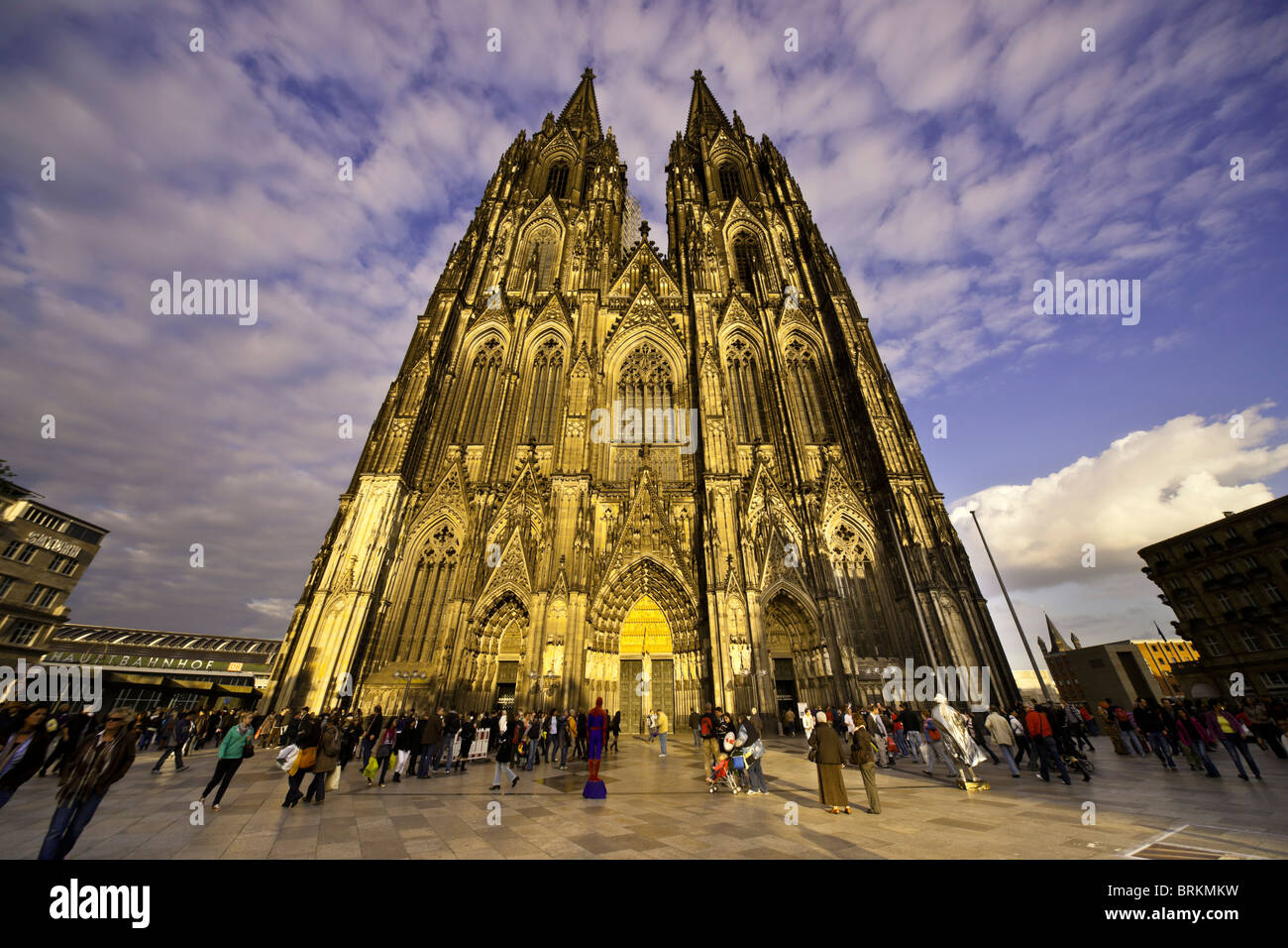Cathedral of cologne hi-res stock photography and images - Alamy
