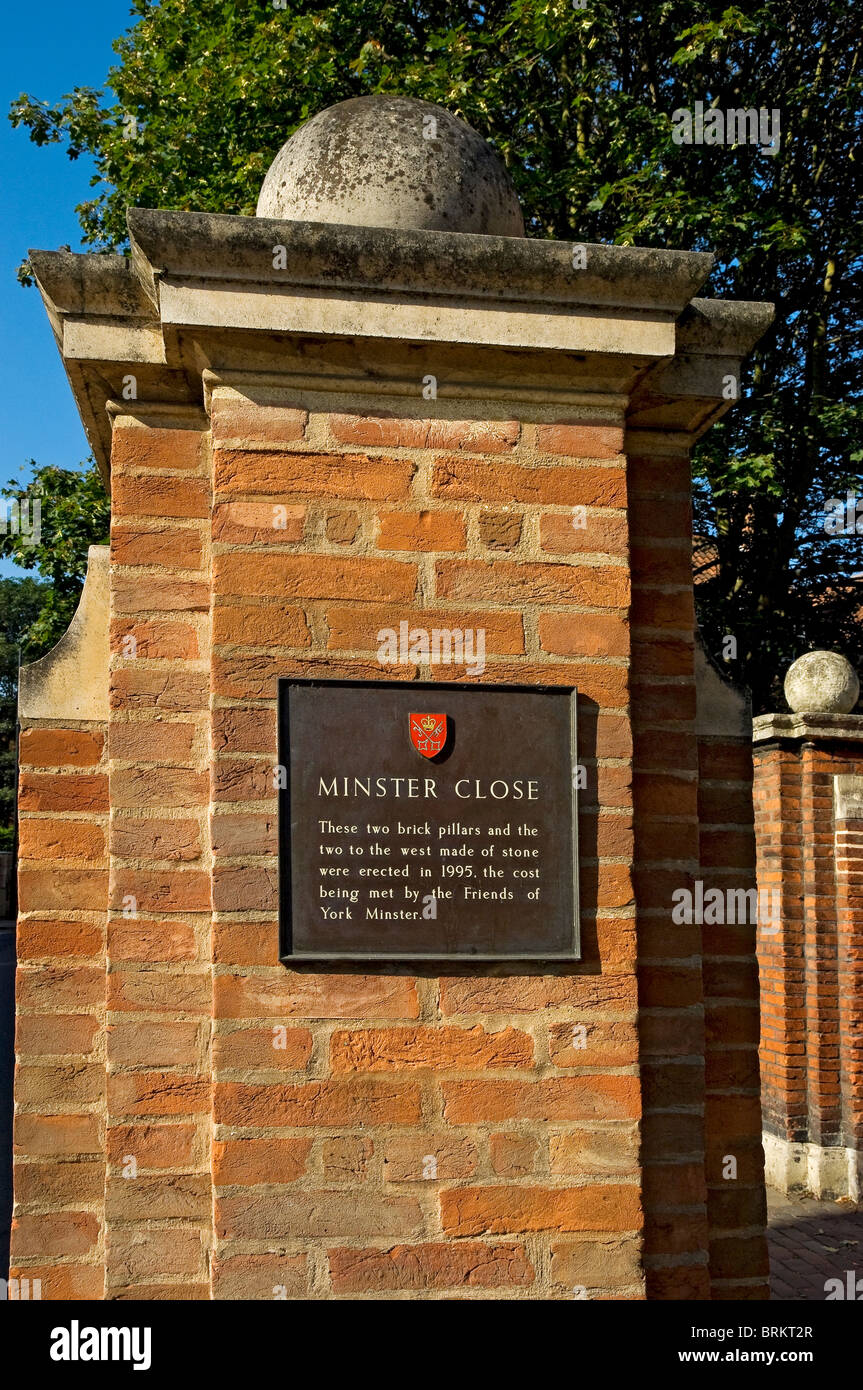 Plaque pillar hi-res stock photography and images - Alamy