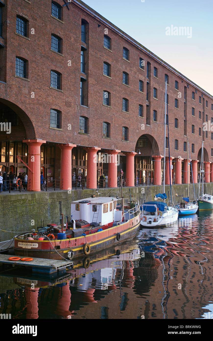 Victorian docks hi-res stock photography and images - Alamy
