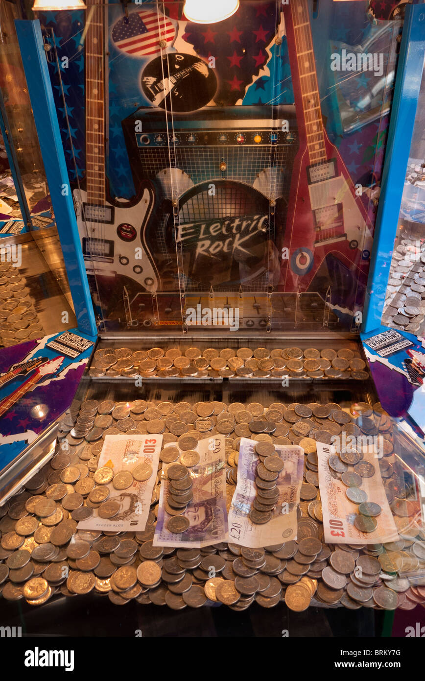 Return machine hi-res stock photography and images - Alamy