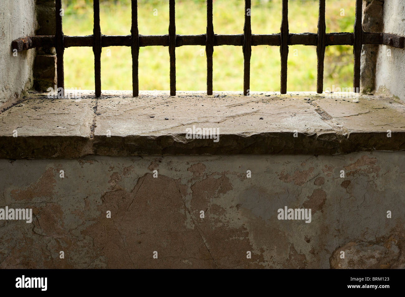 Rough stone window hi-res stock photography and images - Alamy