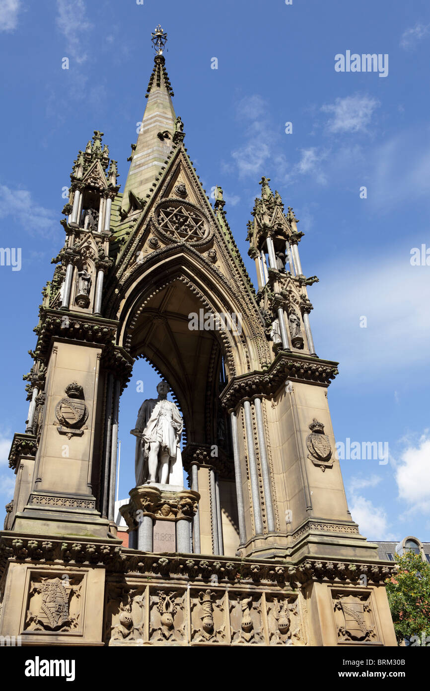 Albert square statues hi-res stock photography and images - Alamy