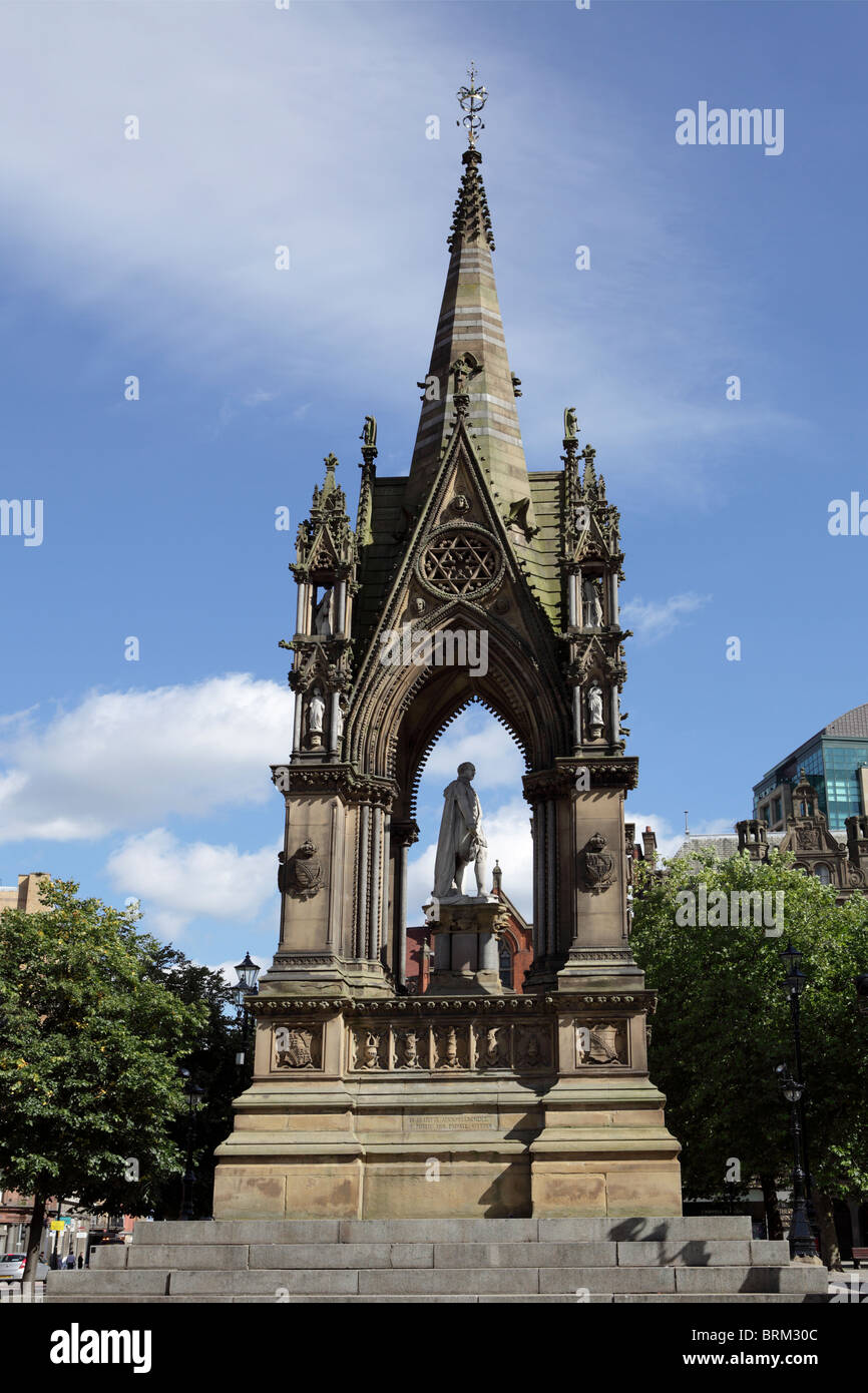 The Albert Memorial in Albert Square, Manchester, England Stock Photo ...