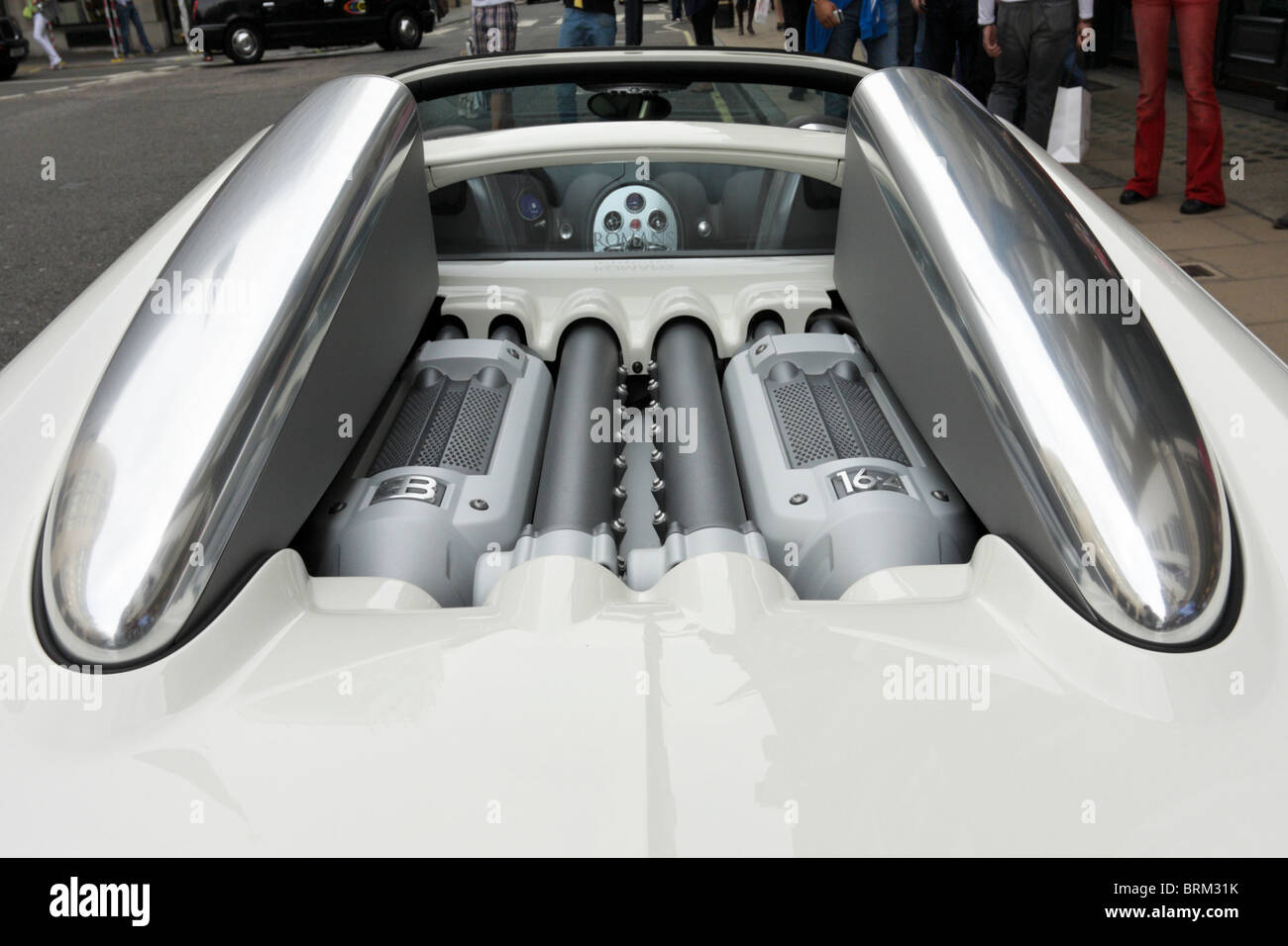 Bugatti veyron console hi-res stock photography and images - Alamy