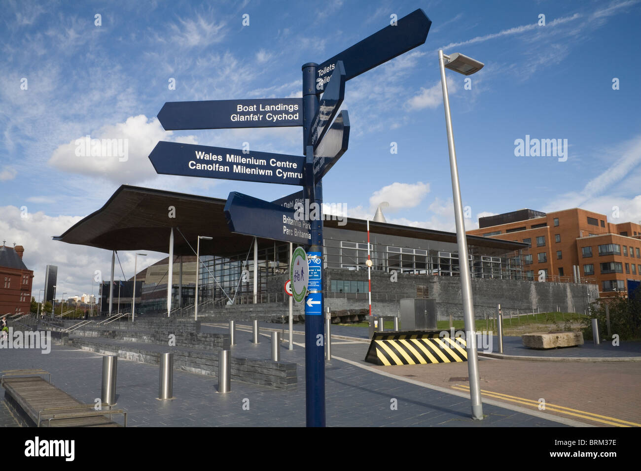 Multi directional sign hi-res stock photography and images - Alamy