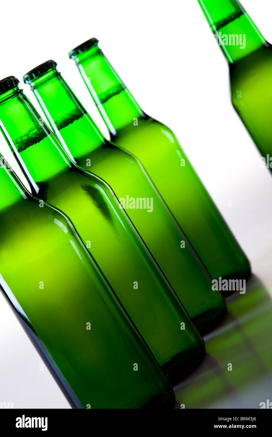 Green bottle of beer Stock Photo - Alamy