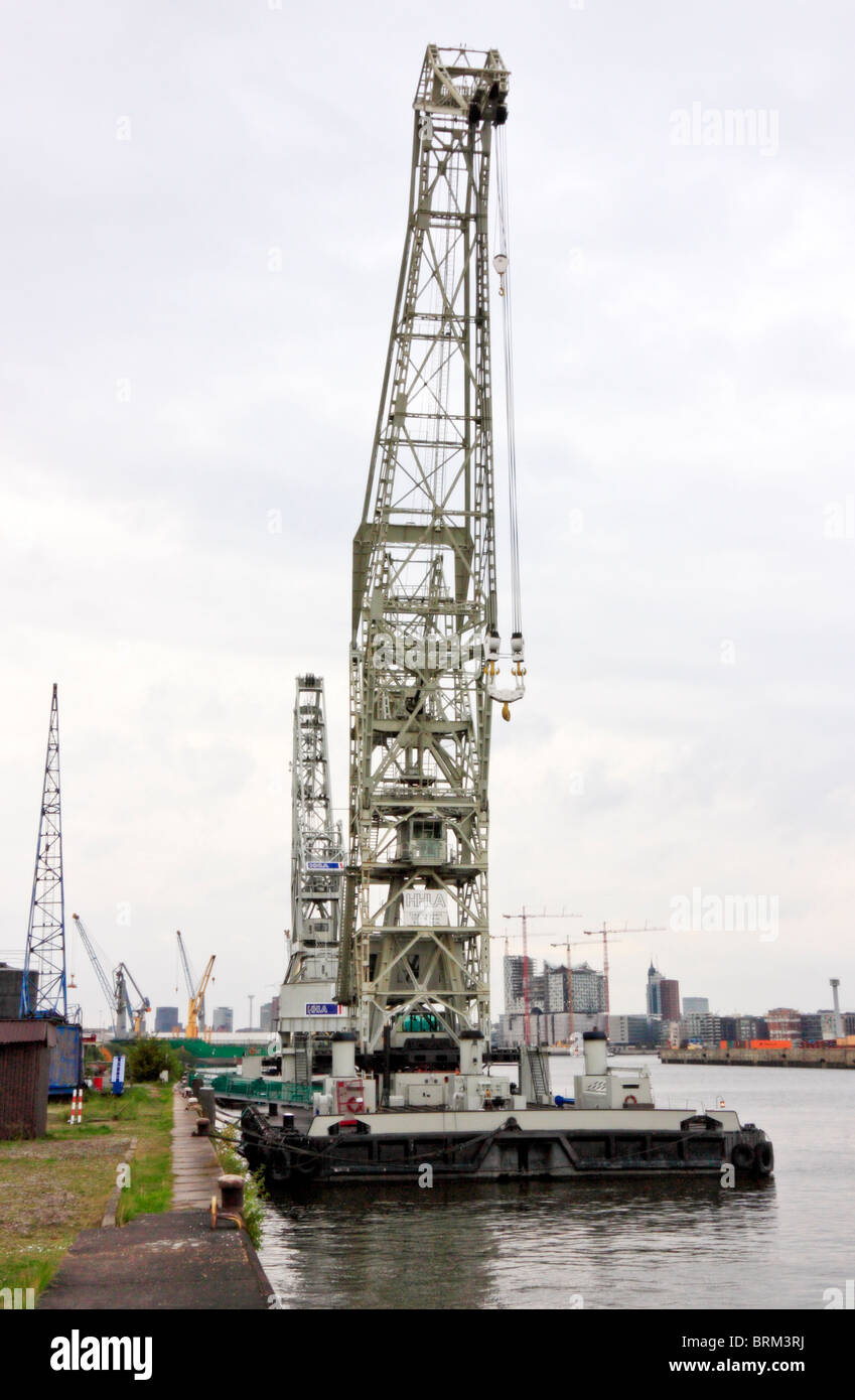 Heavy lift crane hi-res stock photography and images - Alamy