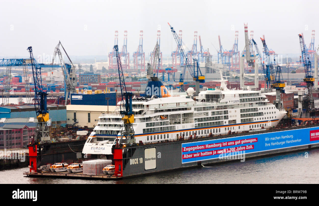 Harbour crane europa hi-res stock photography and images - Alamy