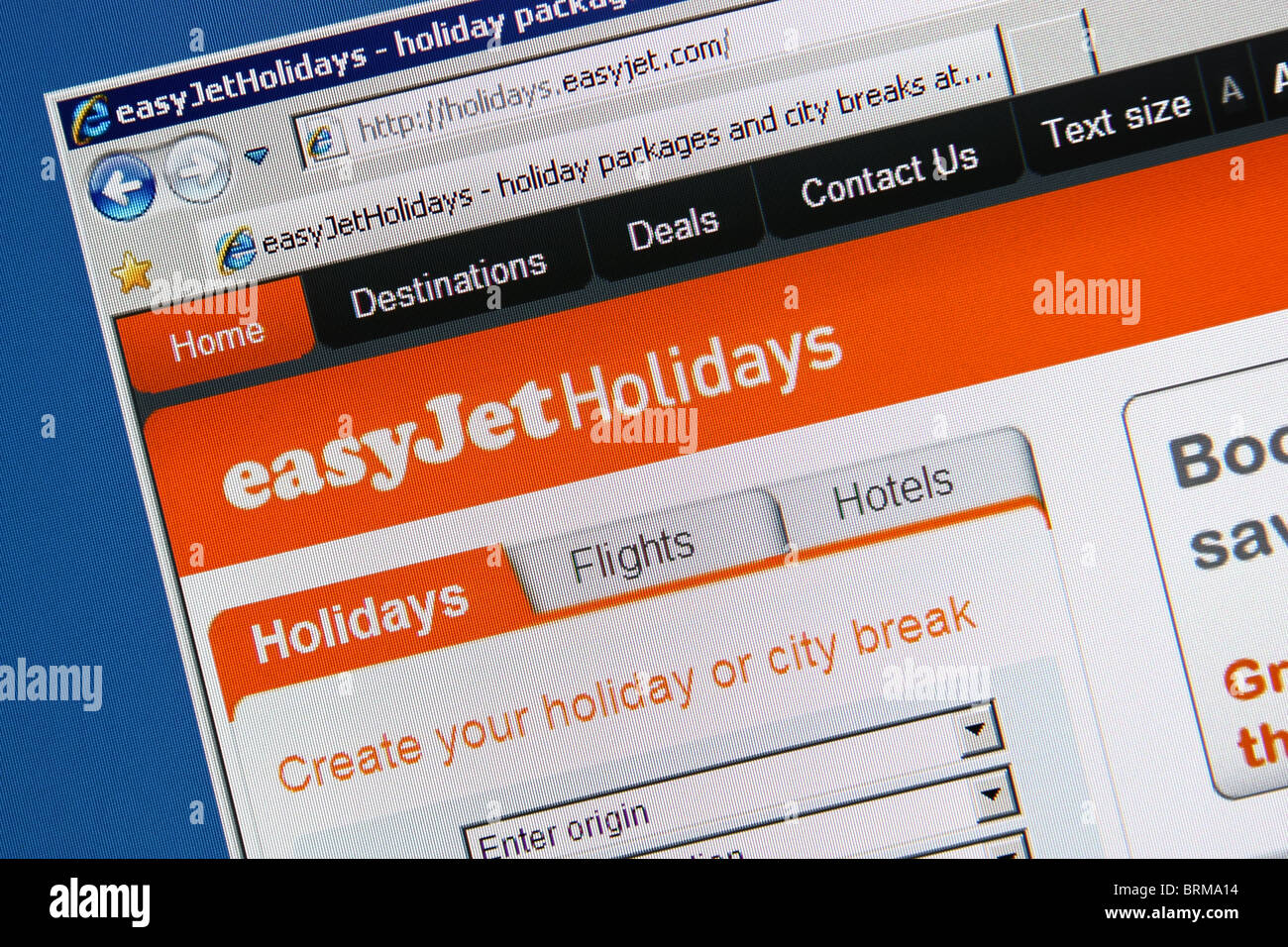 Easyjet online booking hi-res stock photography and images - Alamy