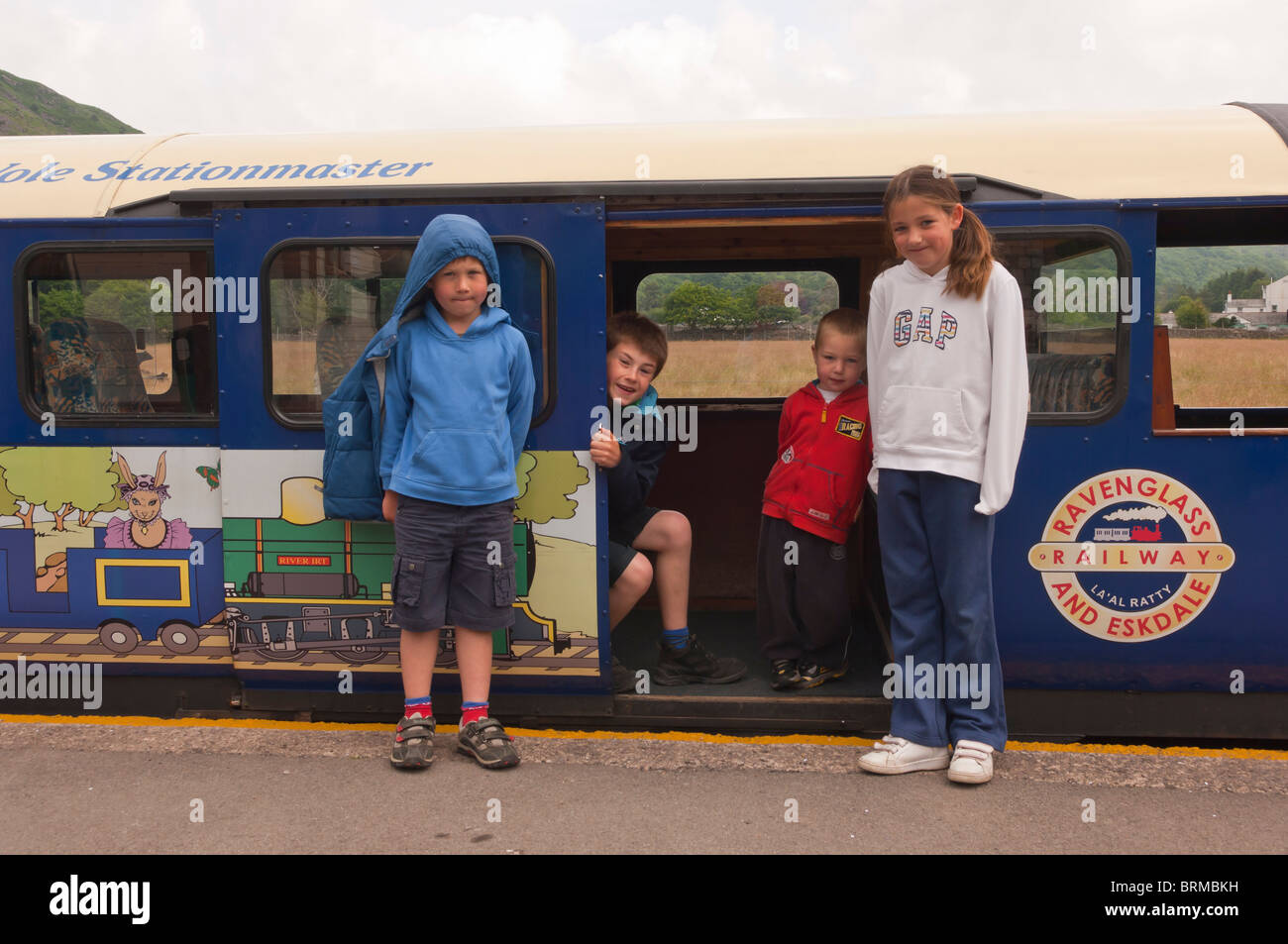 Children on Ravenglass and Eskdale narrow gauge railway ( La'al Ratty ...