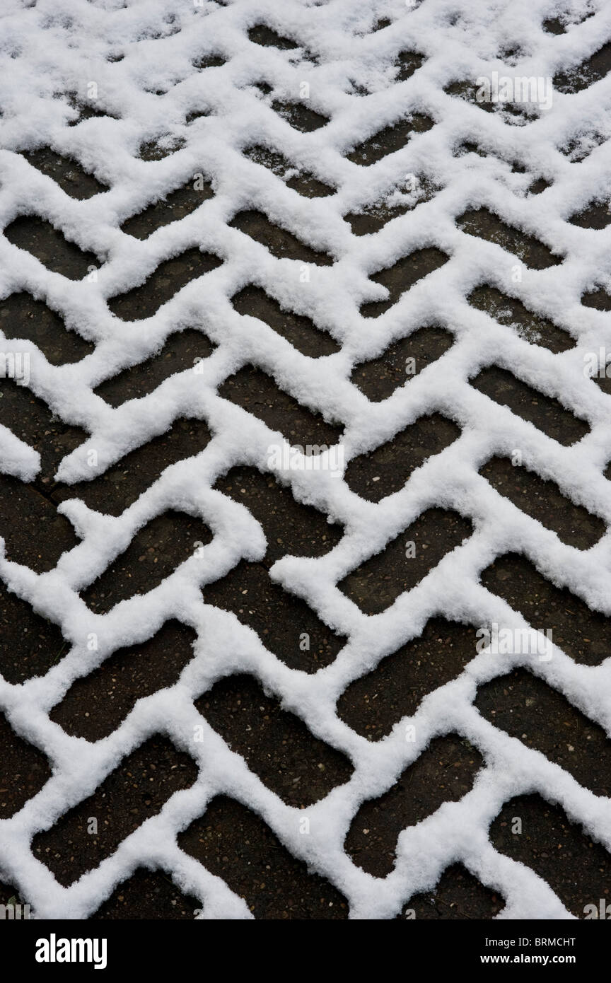 Herringbone brick pattern hi-res stock photography and images - Alamy