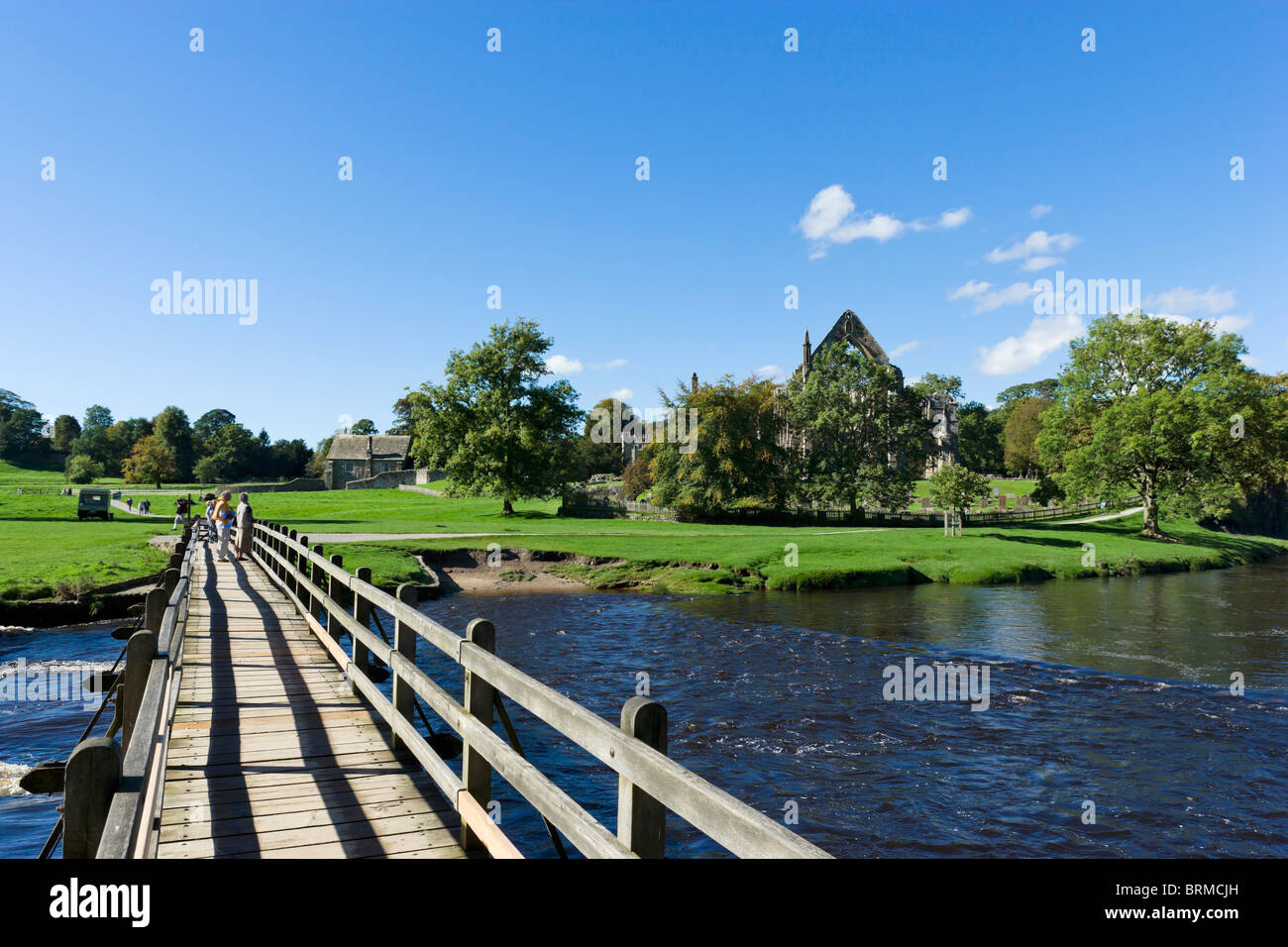 River wharfe bridge hi-res stock photography and images - Alamy