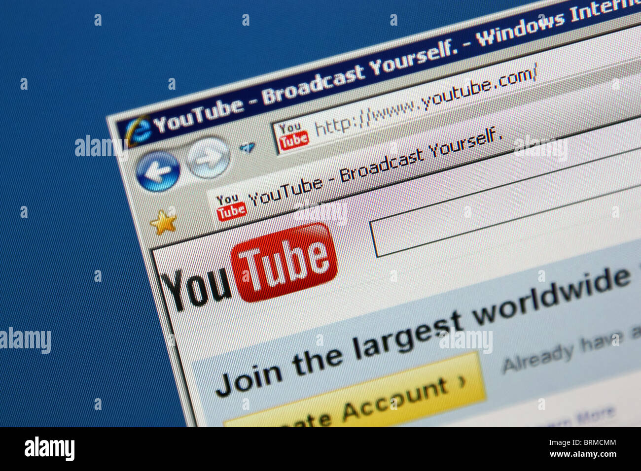 Youtube video hi-res stock photography and images - Alamy