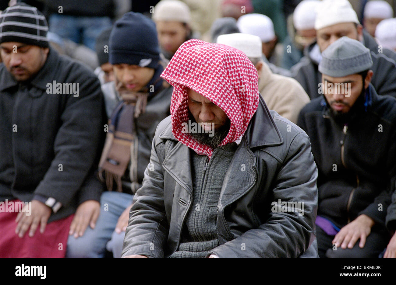 Muslims praying in london hi-res stock photography and images - Alamy