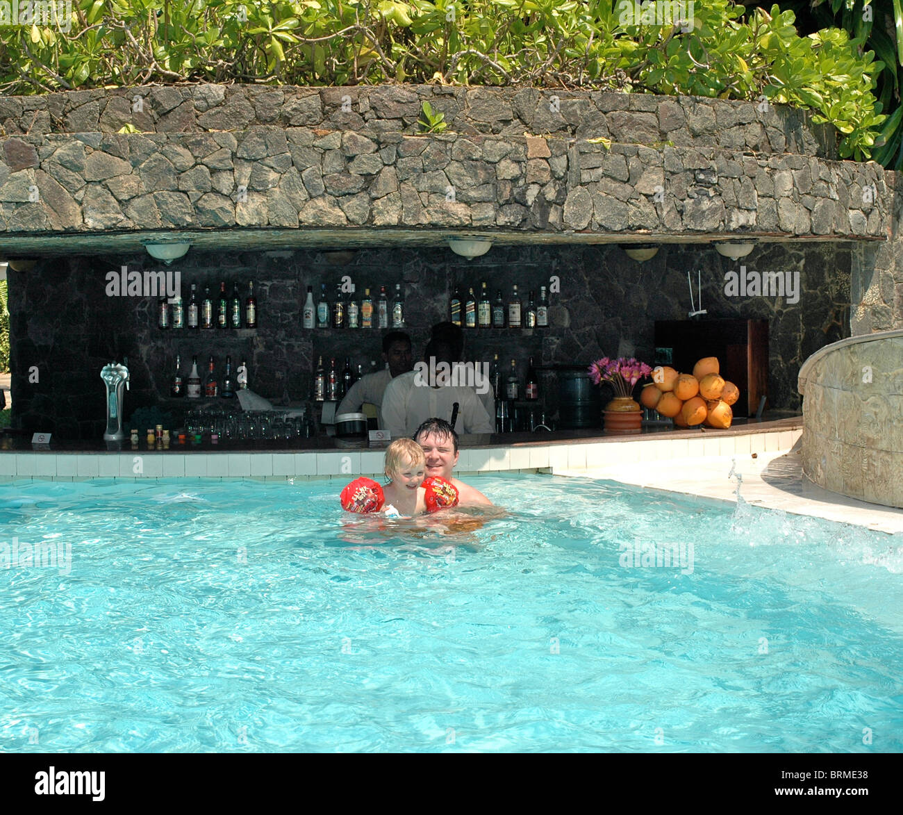 BEACH BAR DRINKS cocktail fruit baby exotic water swimming floats Stock ...