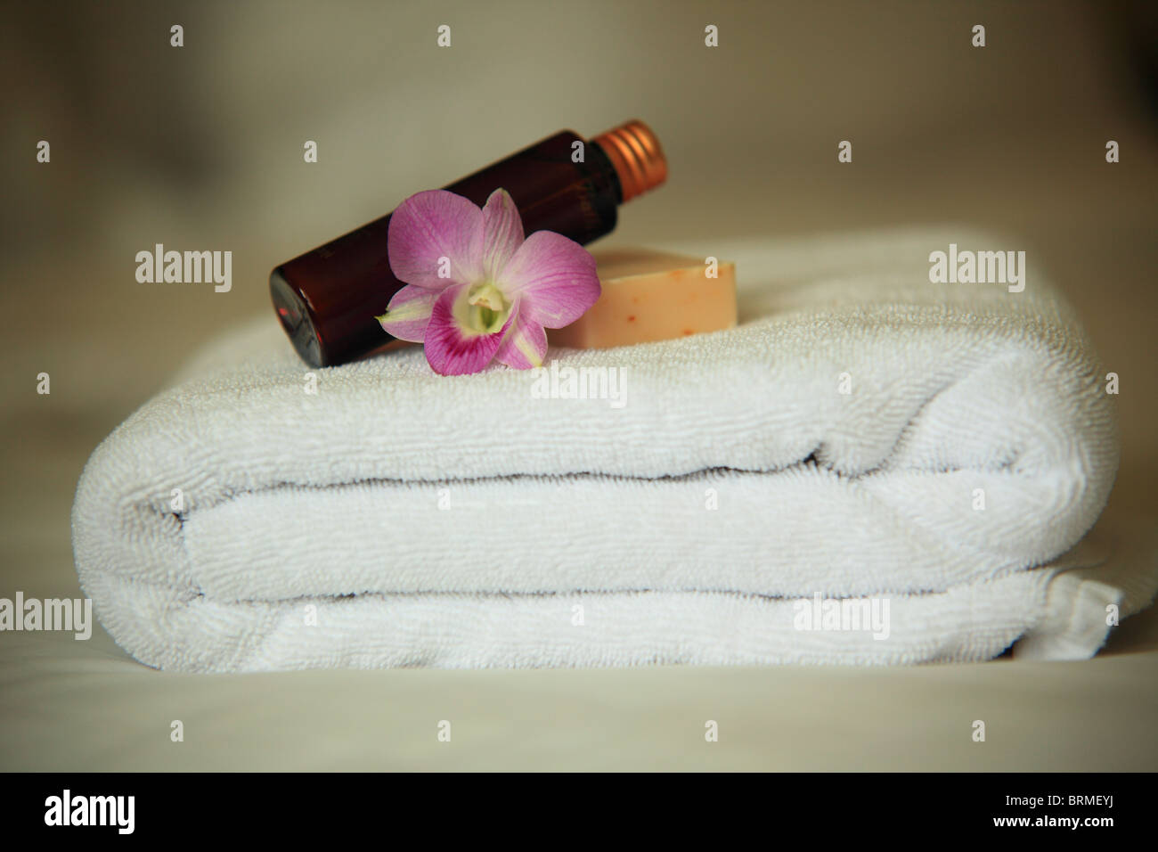 Yellow hotel amenity hi-res stock photography and images - Alamy