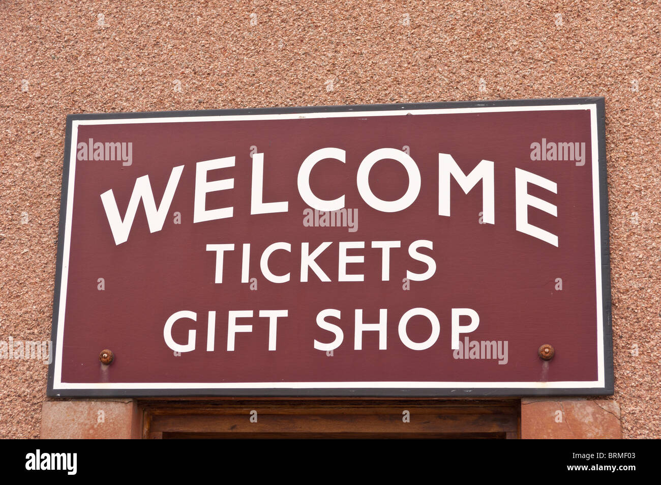 A gift shop store sign in the Uk Stock Photo - Alamy
