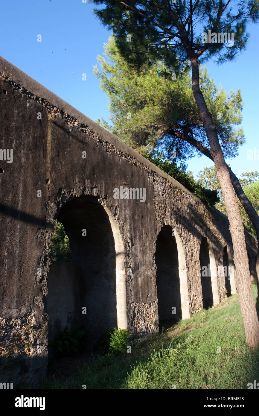 Roman aqueduct Rome "villa pamphilj" italy ancient Stock Photo - Alamy