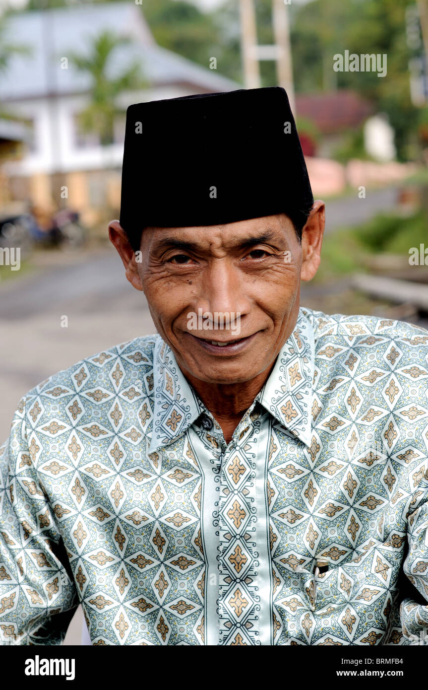 man in village bukittingi sumatra indonesia Stock Photo - Alamy