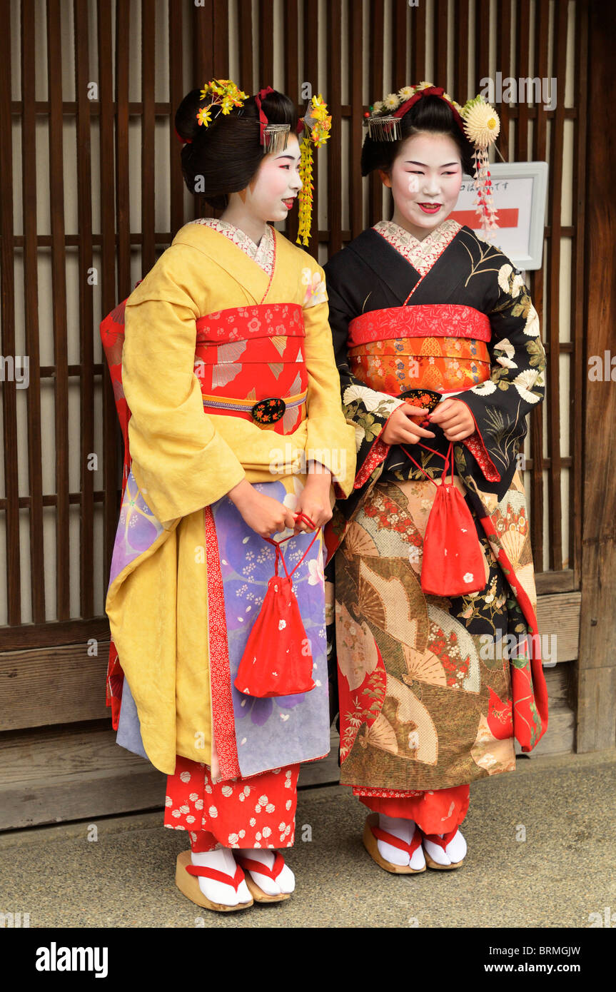 Iconic asian dress hi-res stock photography and images - Alamy