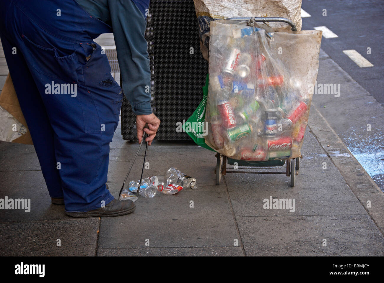 Old man recycling cans hi-res stock photography and images - Alamy