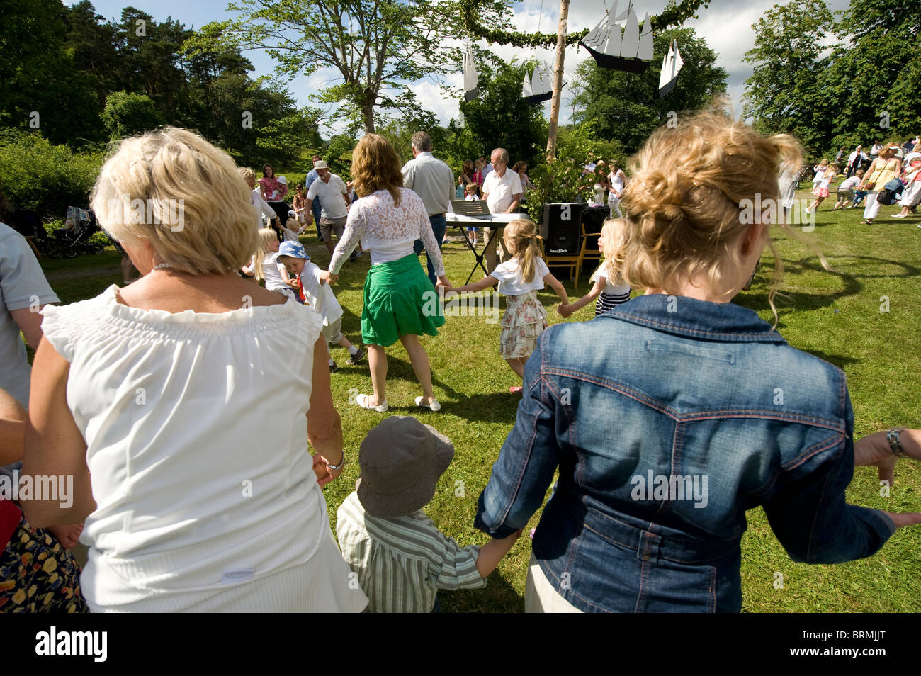 Midsummer celebrations sweden hi-res stock photography and images - Alamy
