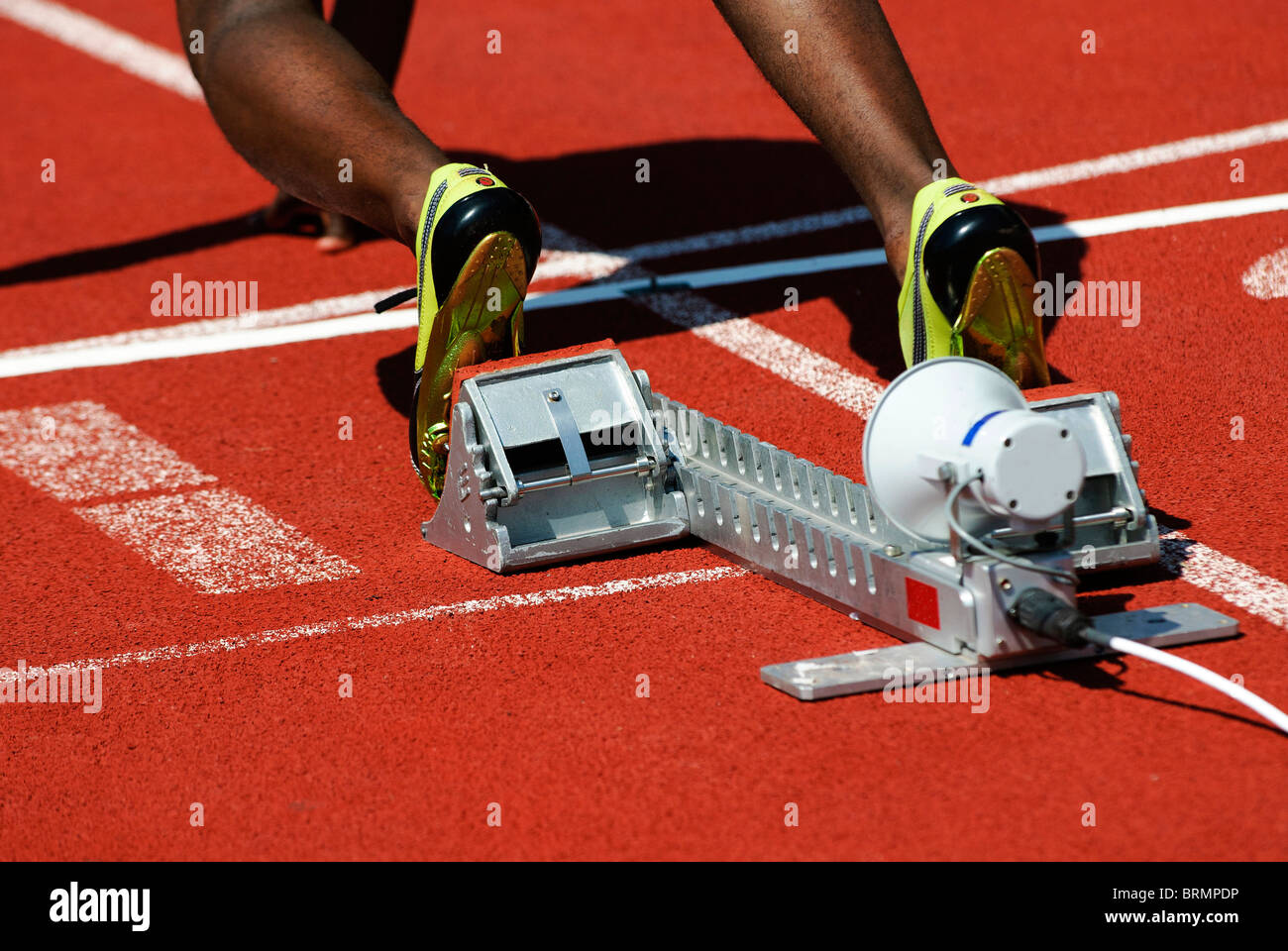 Start block hi-res stock photography and images - Alamy